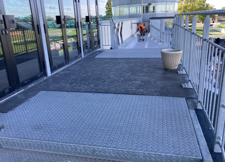 Gradins de l'hippodrome d'Angers-Ecouflant | Triflex